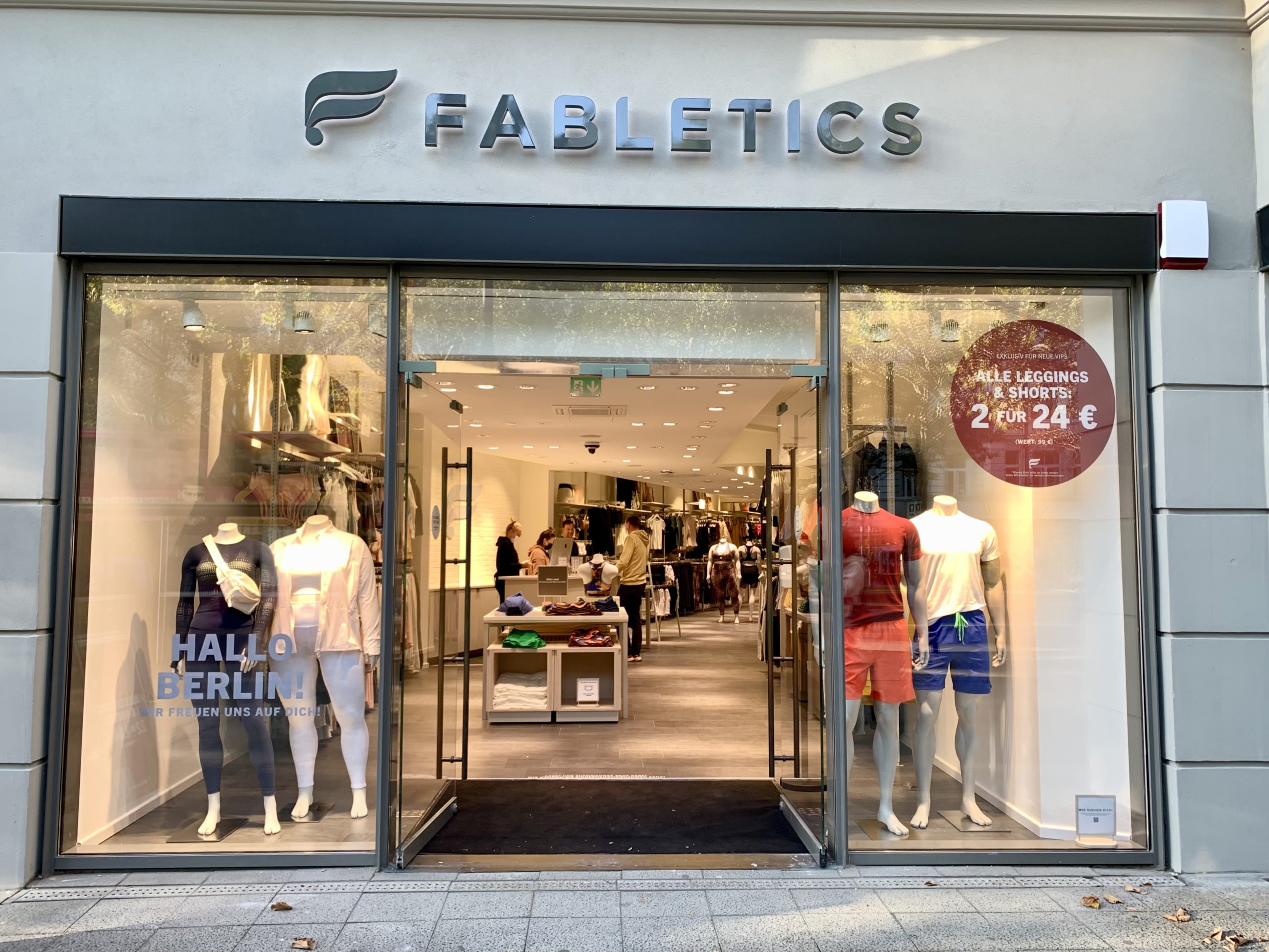 Fabletics Store - erster Shop in Europa in Berlin eröffnet - FASHION ...